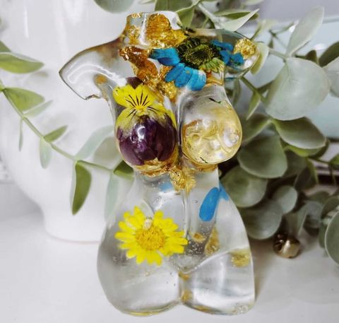 How To cast flowers in Epoxy Resin | Craft Resin